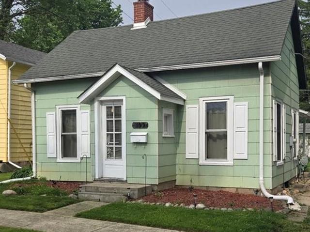 1122 N Madison St, Lapeer, MI 48446