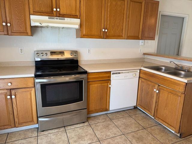 1122 N Thesta St 2 Bedroom Apartment for Rent at 1122 N Thesta St, Fresno, CA 93701