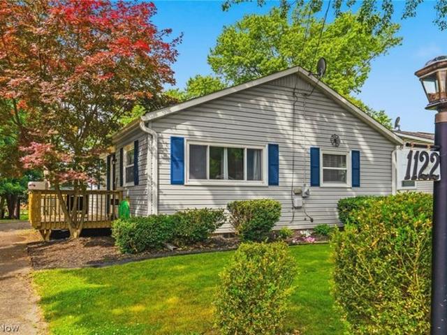 1122 Bel Air Dr NW, North Canton, OH 44720