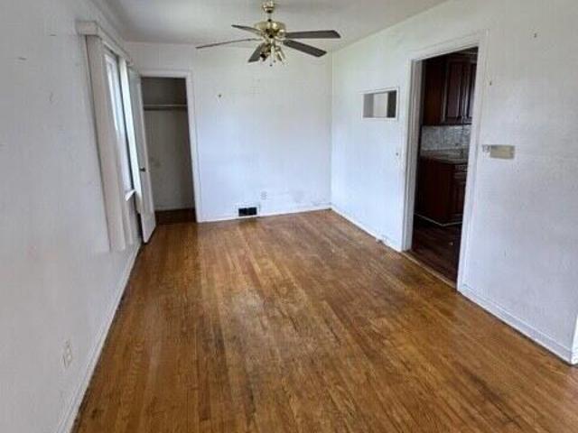 1122 Cleo Street