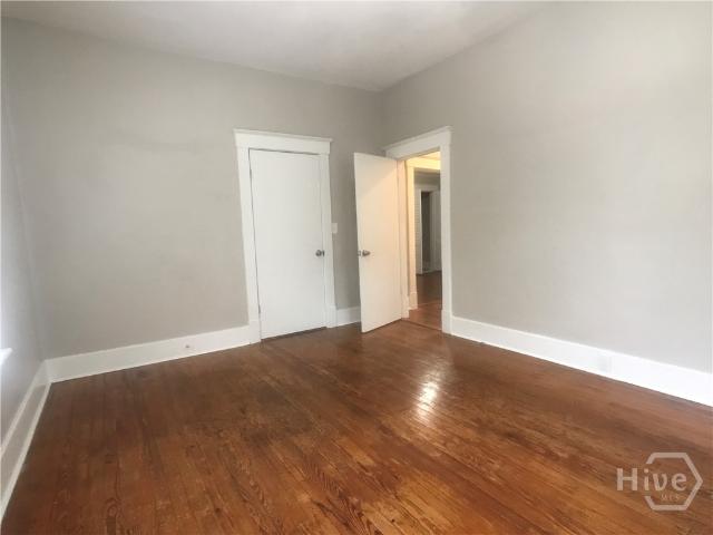 1122 E 37th Street