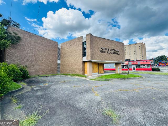 1122 Gray Highway