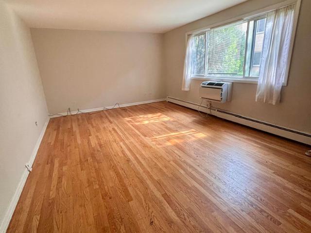 1122 Greenleaf Avenue # 1B