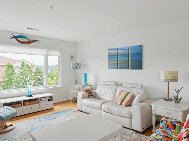 1122 Lake Ridge Drive # 301
