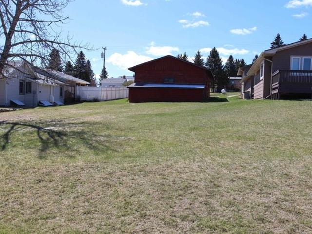 1122 Pine St, Custer, SD 57730