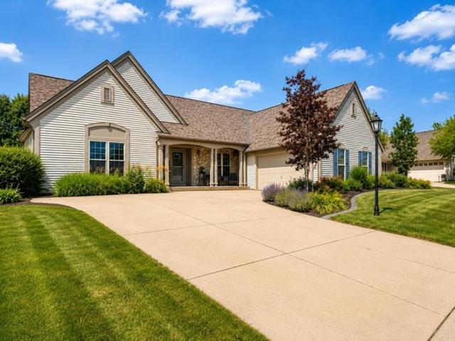 1122 River Place Blvd, Waukesha, WI 53189