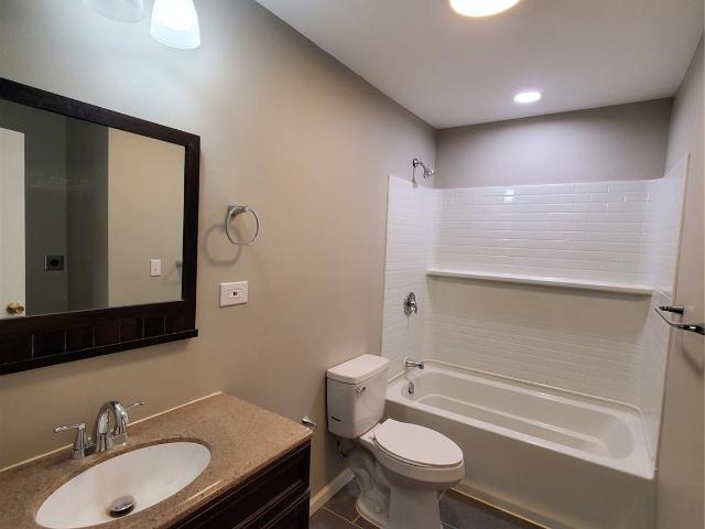 1122 Rolling Lane
