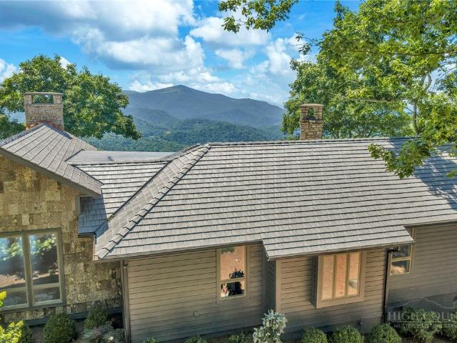 1122 Summit Park Drive