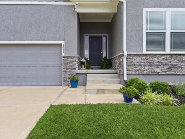 1122 SW Cheshire Drive