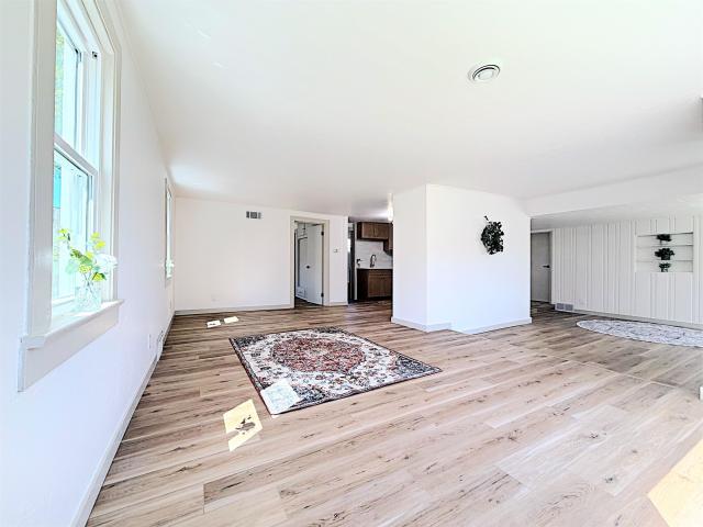 1122 TYLER Avenue
