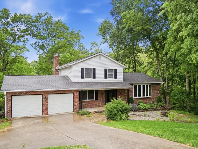 1122 Thornhill Lane
