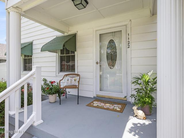 1122 W Indian Trail