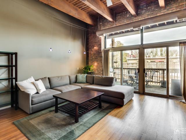 1122 W Newport Avenue # 2H