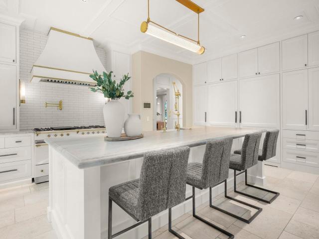 1122 W Two Rivers Lane