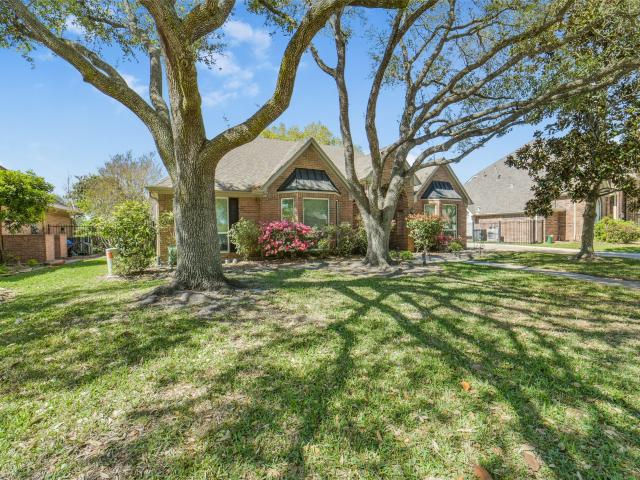 1122 Wellshire Dr, Katy, TX 77494 | MLS #6880 | Compass