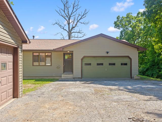 1122 Woodland Lane