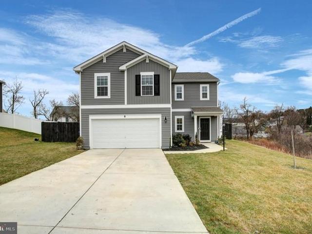 11230 Cross Fields Dr, Waynesboro, PA 17268