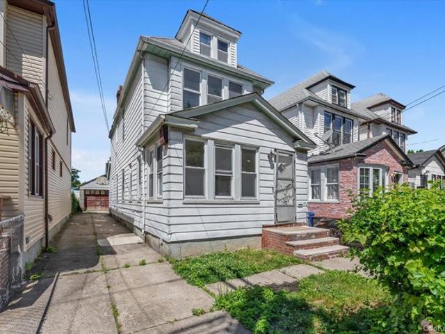 11232 th St, Saint Albans, NY 11412