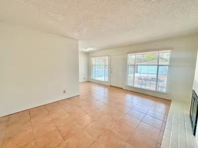11238 Oxnard St Houses in North Hollywood, CA