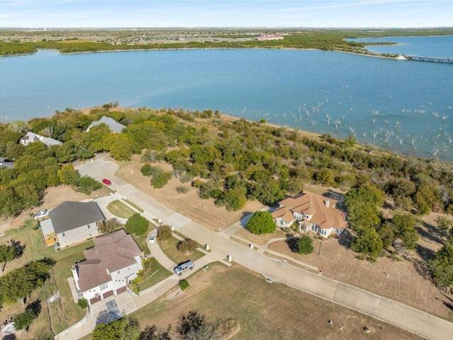 1123 Mallard Pointe Dr, Grand Prairie, TX 75104