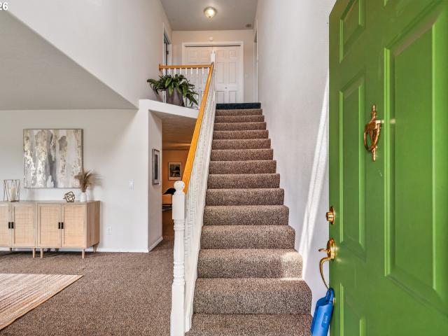 1123 n gardner ave