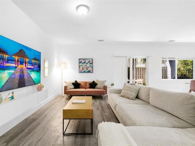 1123 NE 23rd Ter, Pompano Beach, FL 33062