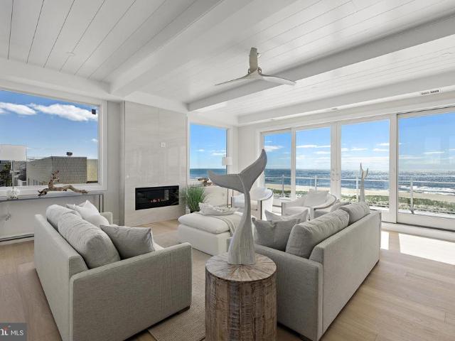 1123 C Long Beach