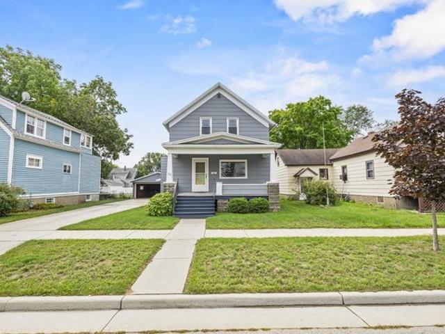 1123 Garfield Ave, Marinette, WI 54143