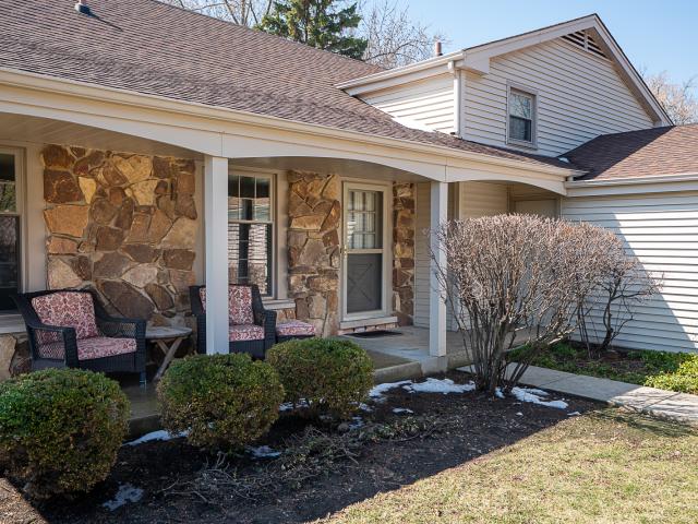 1123 Juniper Pkwy, Libertyville, IL 60048 | MLS #12602 | Compass