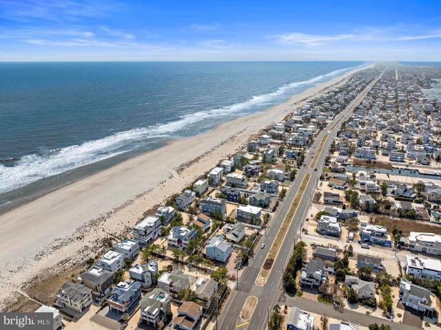 1123 Long Beach