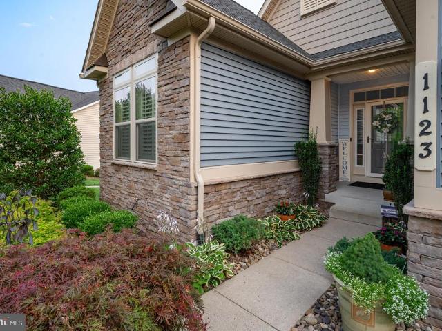 1123 Long Farm Circle