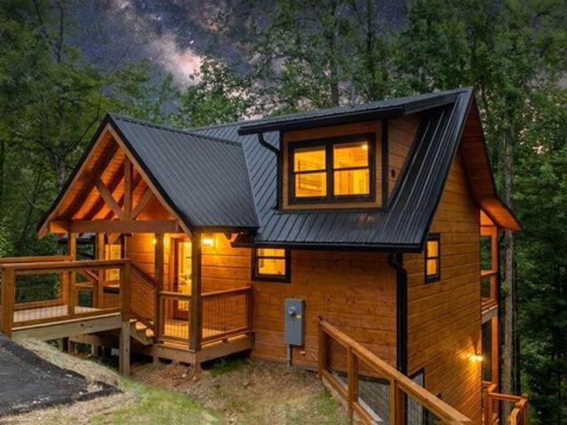 1123 Raintree Rd, Gatlinburg, TN 37738