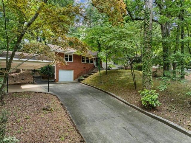 1123 Ridgeleigh Cir, Dalton, GA 30720