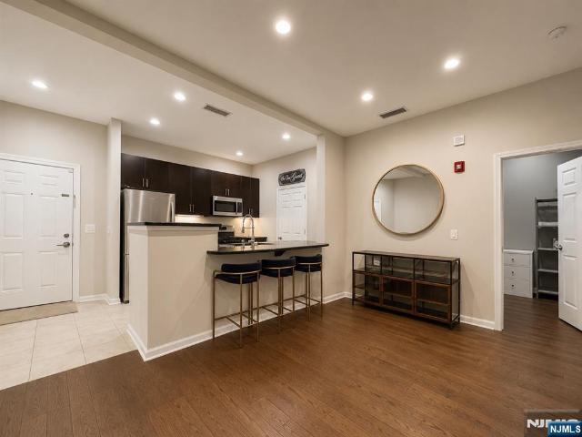 1123 Riverview Avenue # 123