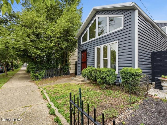 1123 Rogers St