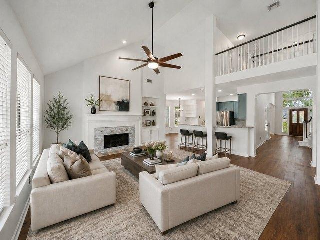 1123 Summer Brk, Sugar Land, TX 77479