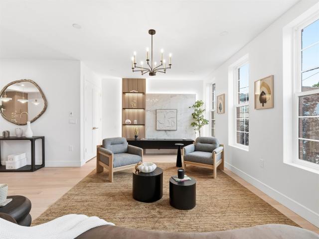 1123 Summit Ave # 2