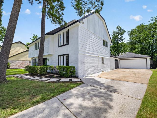 1123 Suwanee Lane