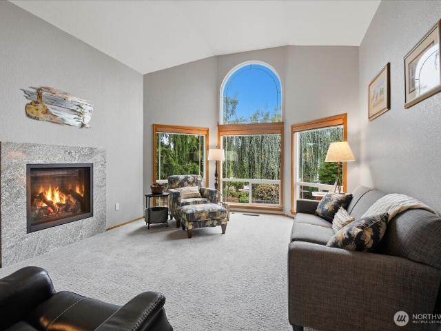 1123 SW Kalama Lp