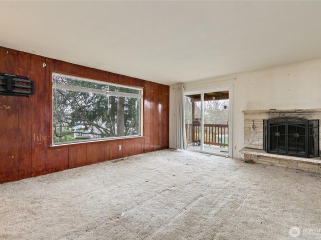 1123 th Avenue SW