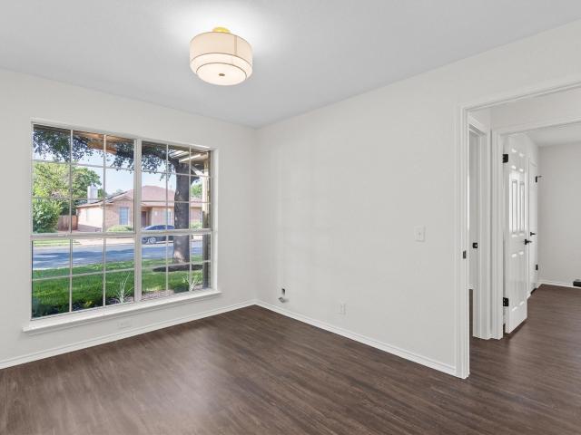 1123 Thackeray Ln
