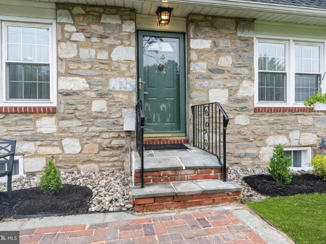 1123 W County Line Road