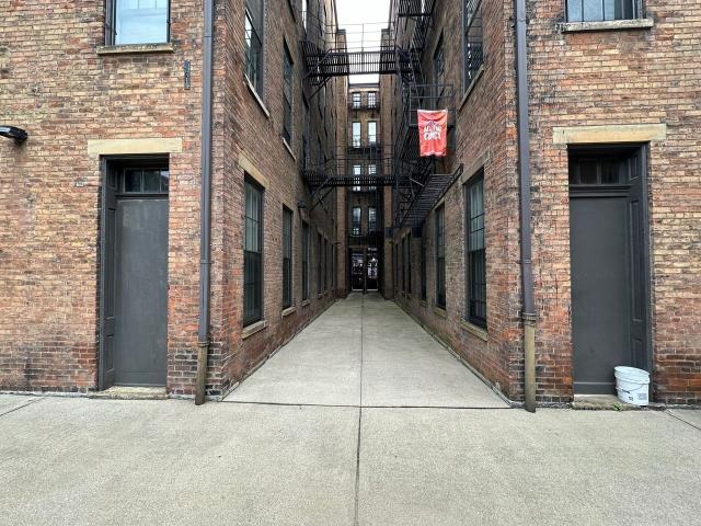 1123 1125 Walnut St 2 Bedroom Apartment for Rent at 1123 Walnut St, Cincinnati, OH 45202 Over The Rhine