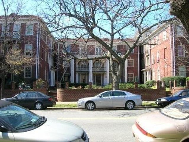 1123 25 27 West Grace Street 3 Bedroom Apartment for Rent at 1125 W Grace St, Richmond, VA 23220 The Fan