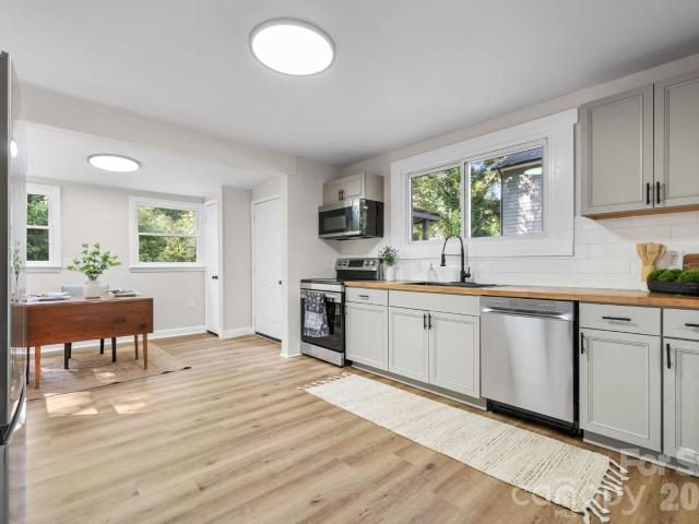 112 10th Avenue SE