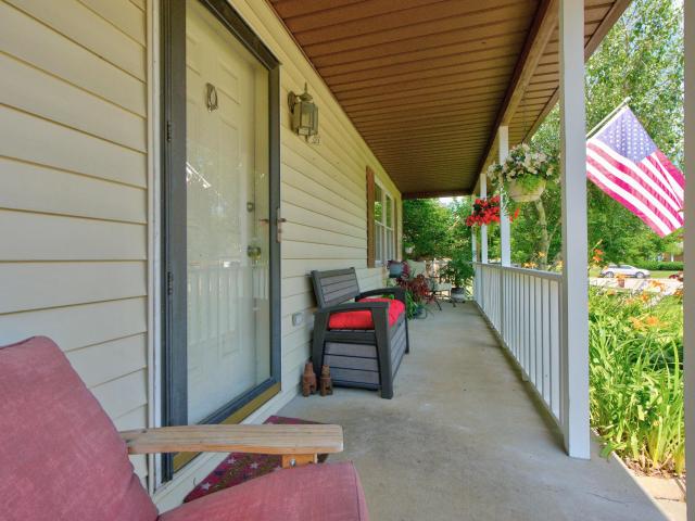 112 1/2 Applegrove Drive