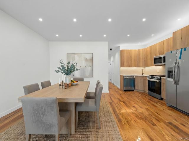 112 18 th Street