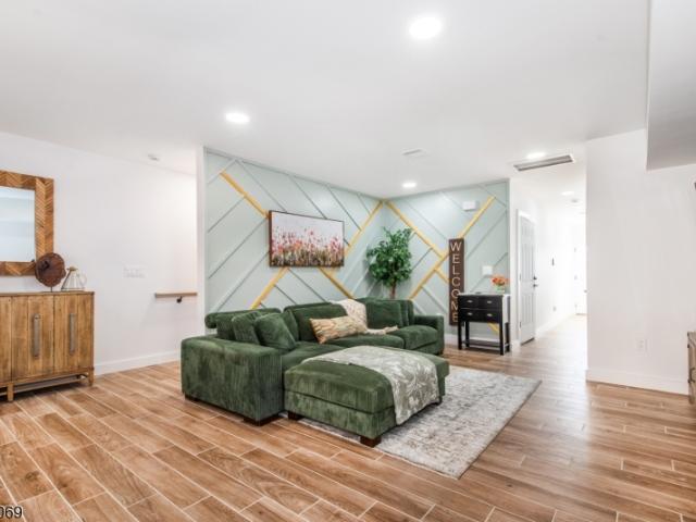 112 19th Ave