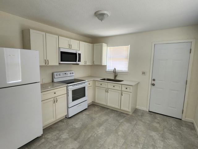 112 1st Avenue N