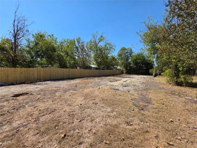 112 2nd Ave, Taylor, TX 76574 | MLS #1952 | Compass